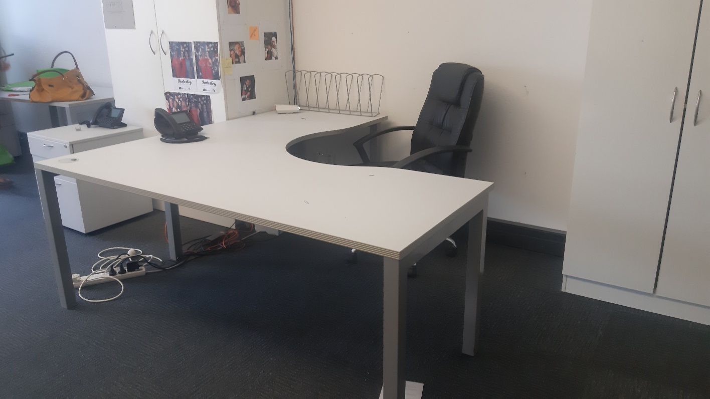 Desk Removal – Office Junk Removal - 0800 Dumpme - Expert Rubbish and ...